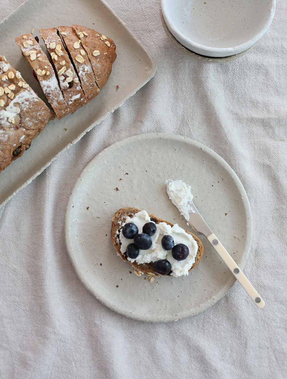 Crumbs Plate 20 – enjoY